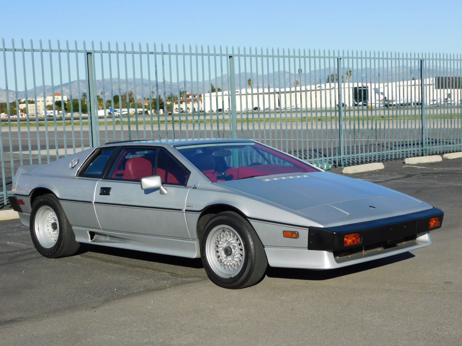 1986 Insanely Cool Lotus Esprit Turbo – Hollywood Show Cars